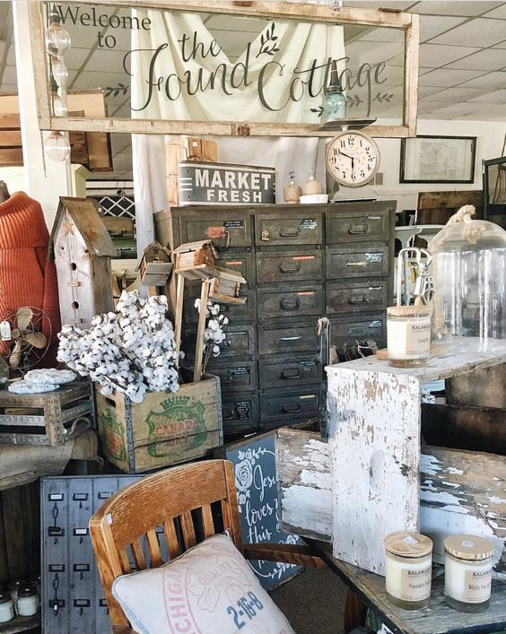 Business Sign Ideas for your Vintage or Handmade Vendor Business - Girl ...